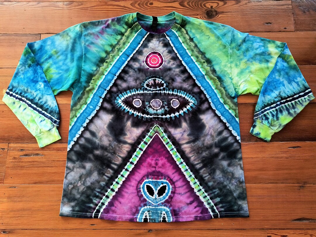 CUSTOM Alien UFO Tie Dye | Personalized Your Colors | Bwagnuka - Etsy