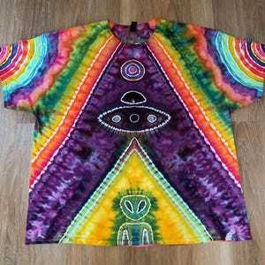 CUSTOM Alien UFO Tie Dye | Personalized Your Colors | Bwagnuka - Etsy
