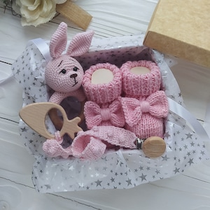 Bunny Baby Girl Gift Box for Pregnant Friend, It's a Girl Baby Gift Set ...