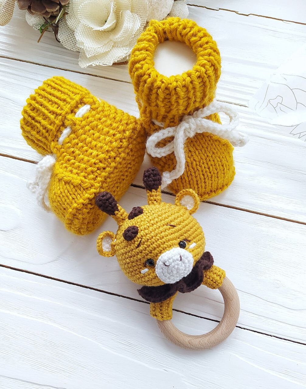 Giraffe Baby Shower Gift Basket With Knitted Baby Rattle and Booties ...