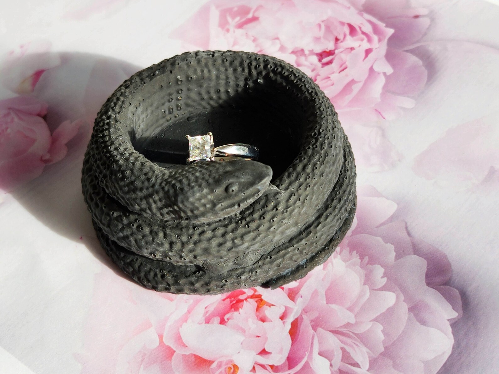 Concrete Snake Tea Light Candle Holder-spooky Cement Coiled - Etsy