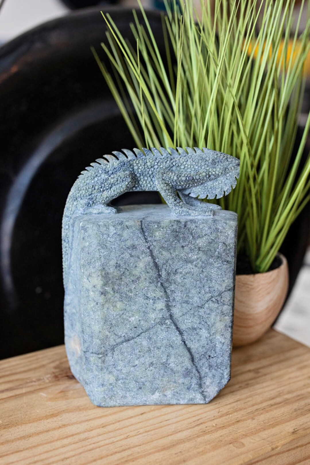 Dark Serpentine Lizard Pedestal - Etsy