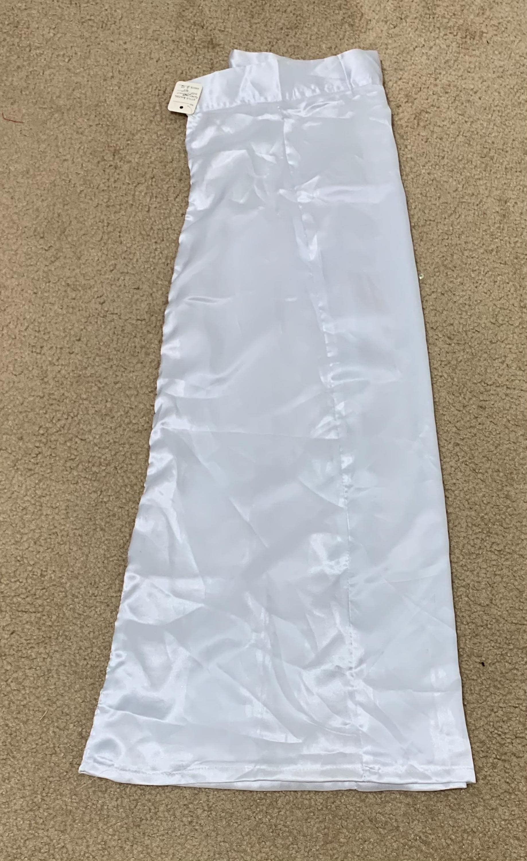 White Satin Petticoat Comfortable Fabric, Fits Perfectly Under Sari as ...