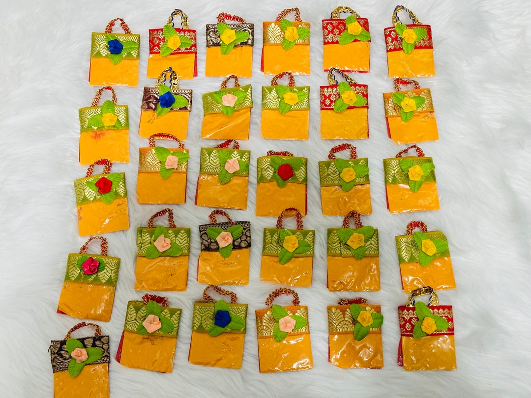 Haldi Kumkum Pack of 35 Packets - Perfect Thambulam Return Gifts ...