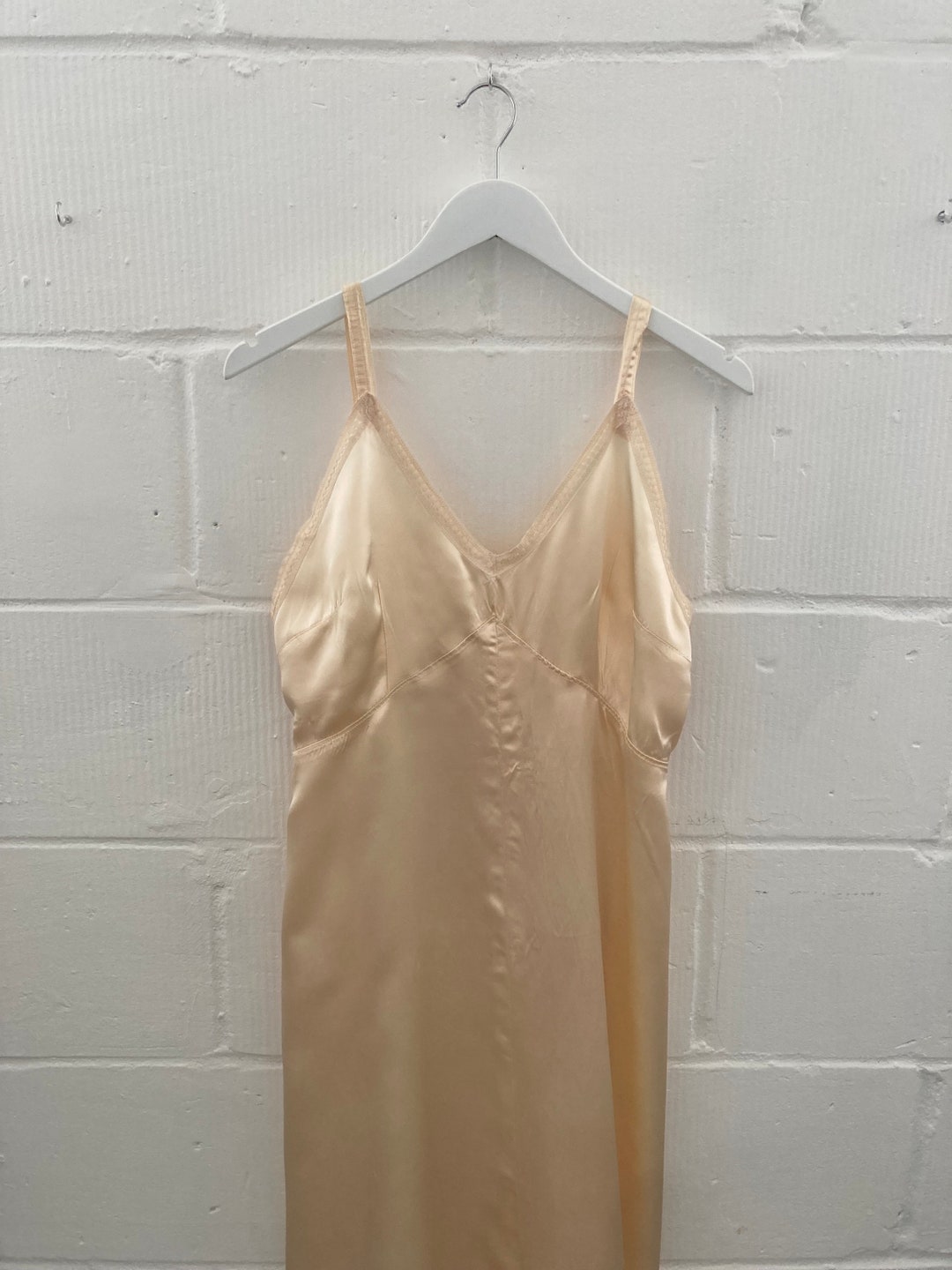 1940s 1950s Peach Satin Slip Size Large Minimalist Underslip Negligee ...