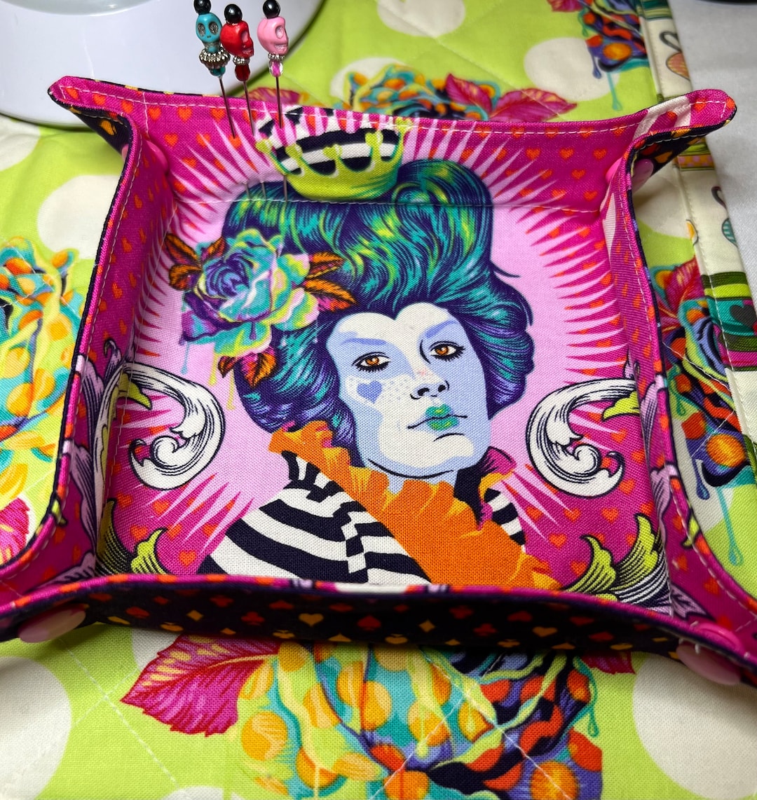 Queen of Hearts Ort Container - Etsy