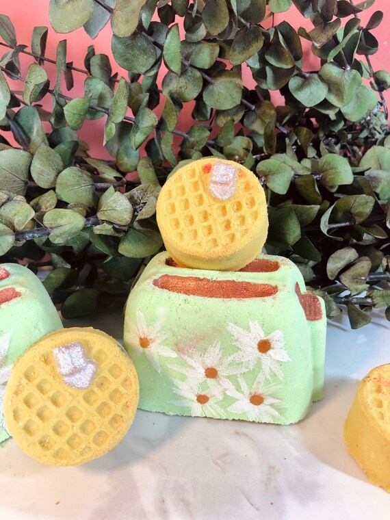 Micro Waffle AND Daisy Retro Toaster Bath Bomb Square Bath | Etsy