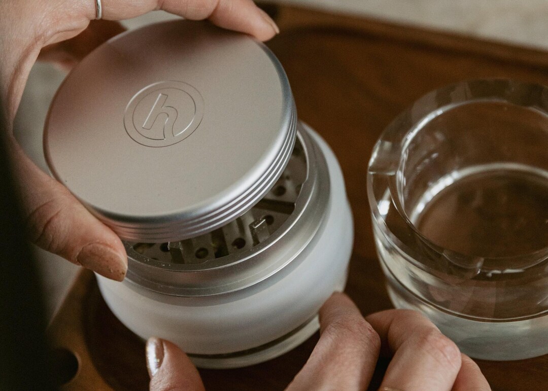 Luxury Grinder | Hand Blown Glass Base | Viewable Grind | Precision ...