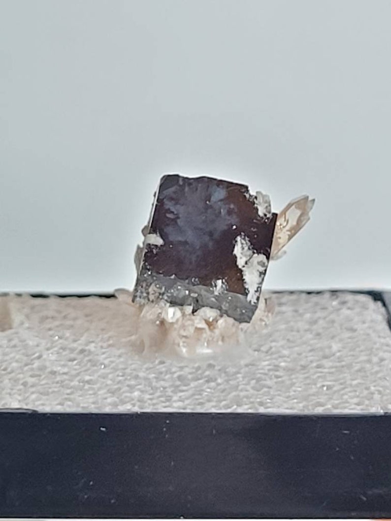 Bixbyite Crystal - Etsy