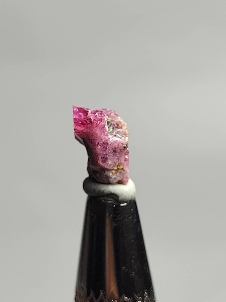 Bixbite/red Emerald/beryl Natural Crystal Utah USA (1.15ct) - Etsy