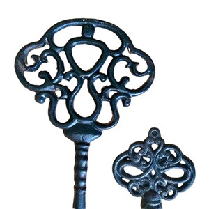 Decorative Cast Iron Skeleton Keys Set of Two Vintage Decor Gallery ...