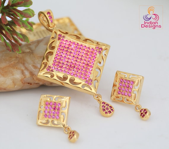 Square pendant set store