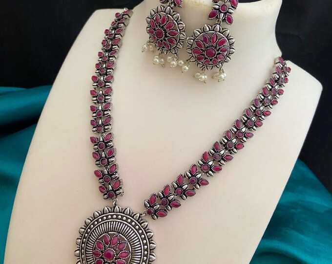 Pichwai Dual Tone Silver Hasli Set dual Tone Silver Hasli Set Festive ...