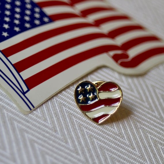 Early Aughts Figural Heart Patriotic Pin from Avon, H… - Gem
