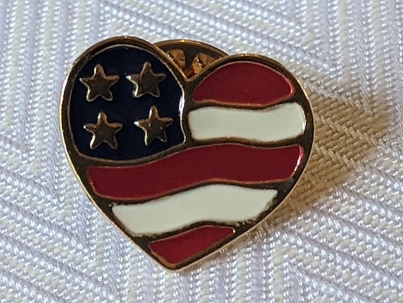 Early Aughts Figural Heart Patriotic Pin from Avon, H… - Gem