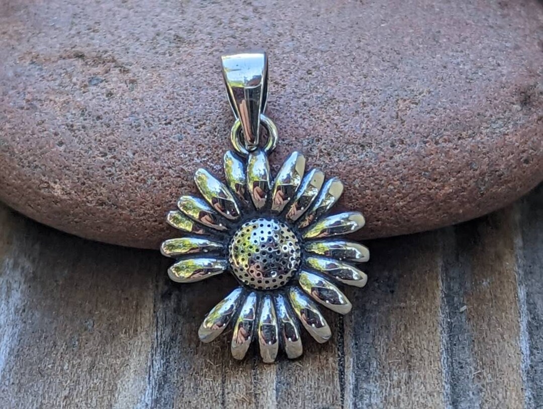 Daisy Sterling Silver Charm - Etsy