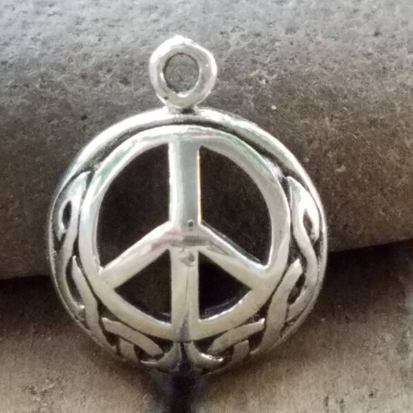 Celtic Peace Knot - Etsy