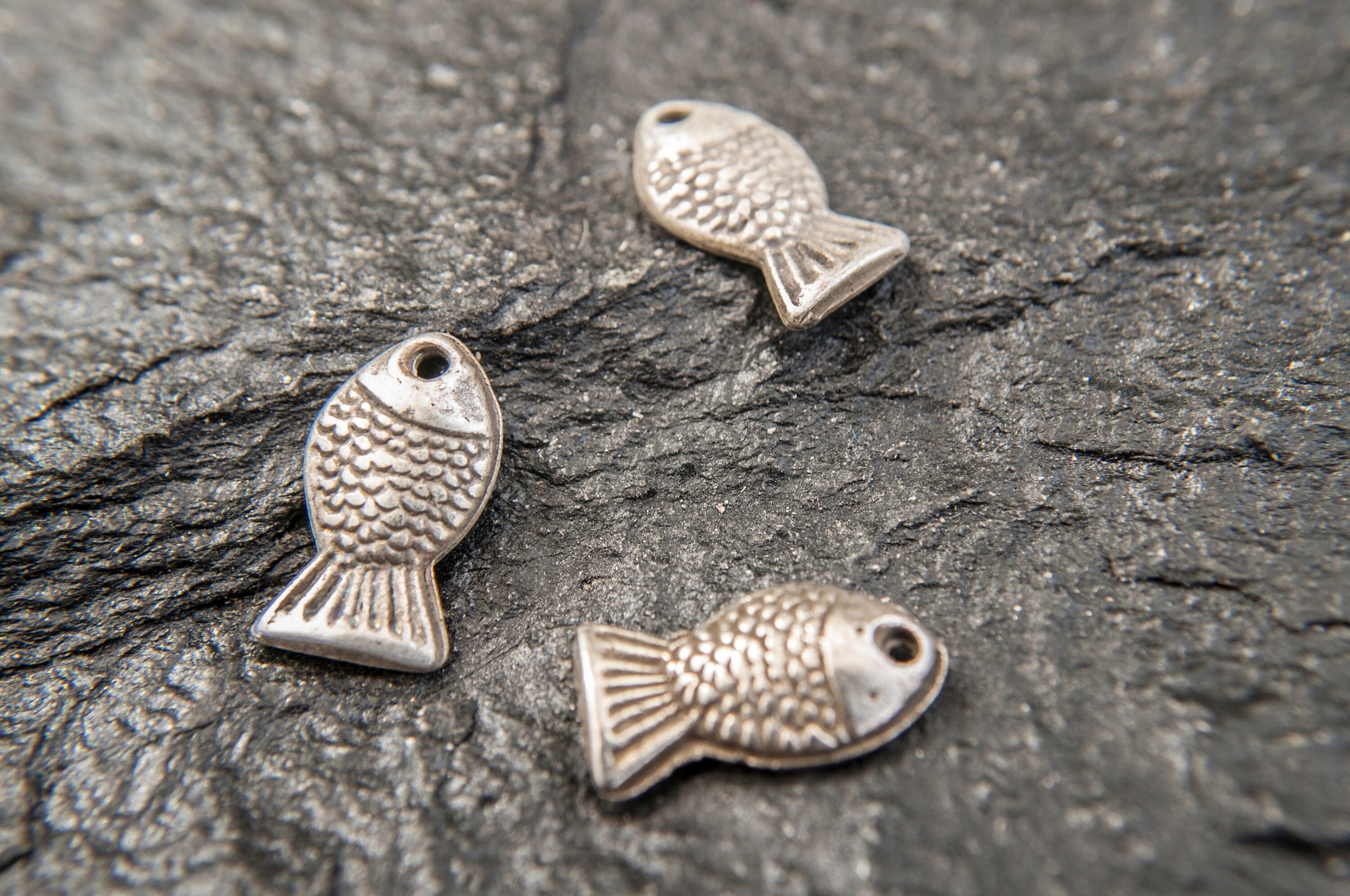 Antique Silver Fish Charms 20pcs, Greek Fish Charms, Fish Pendant, Boho ...