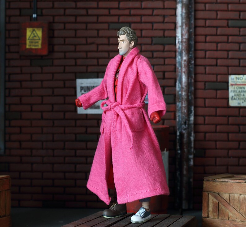 1/12 Wired Peter B Parker Pink Robe / Marvel Legends or Mafex Accessory ...