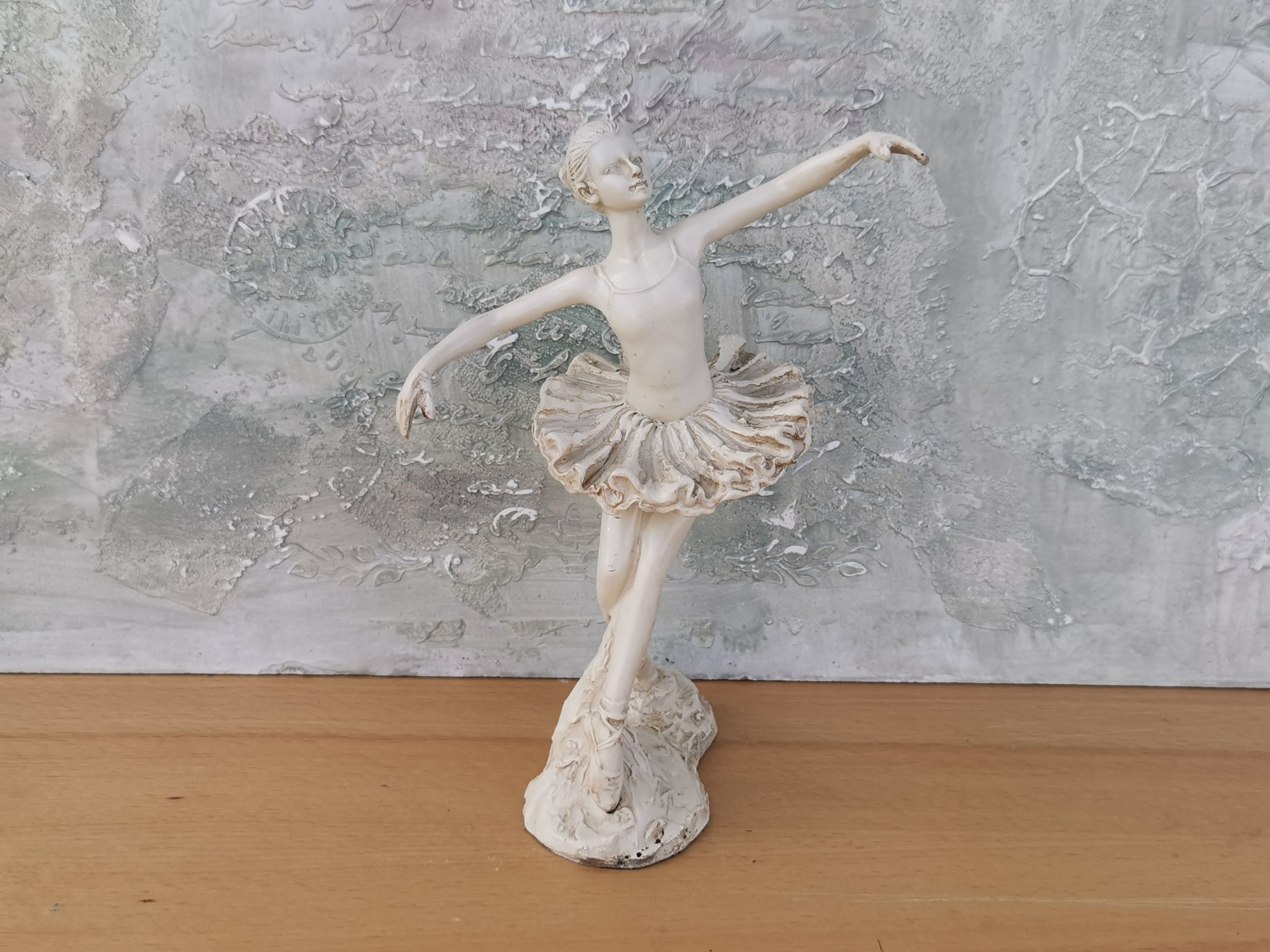 Ballerina Figurine, Vintage Dancing Ballerina Statue Figure, Romantic ...