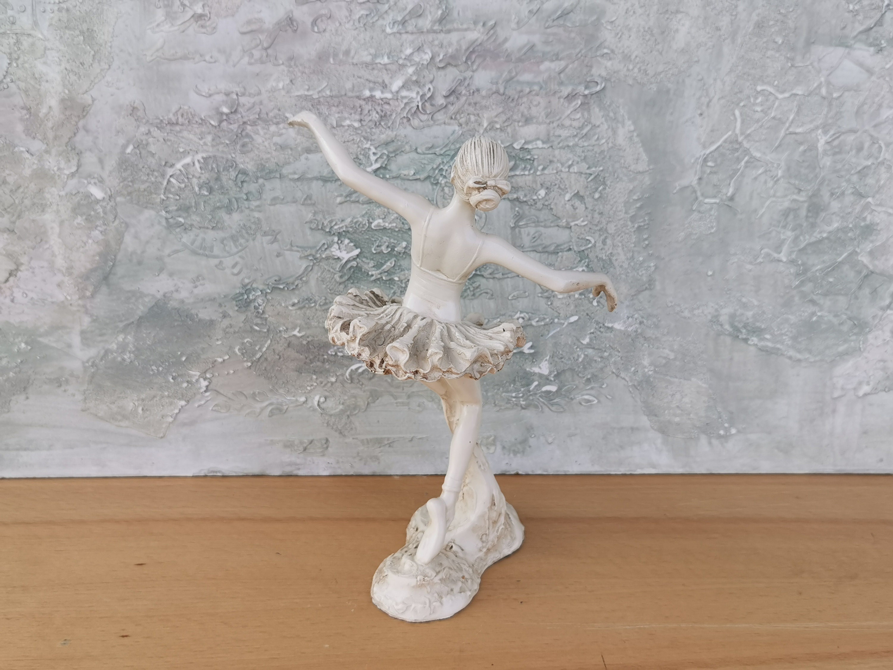 Ballerina Figurine, Vintage Dancing Ballerina Statue Figure, Romantic ...