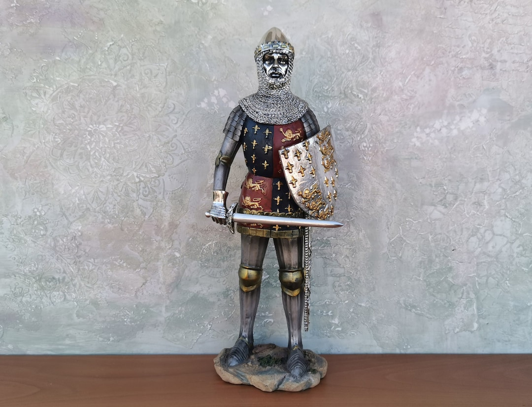 Knight Templar, Crusader With Sword and Shield, Medieval Christian ...