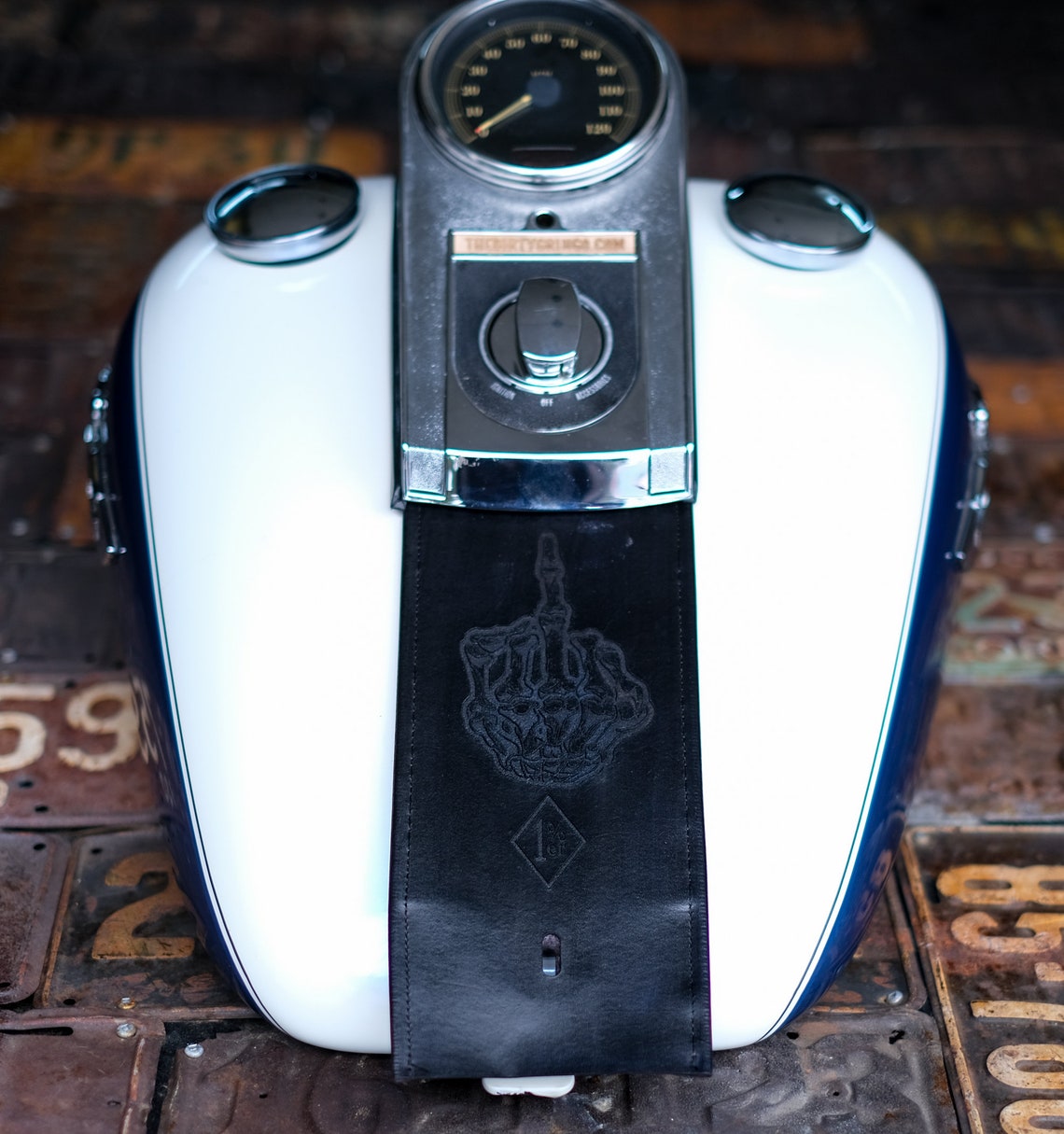 Harley Davidson Leather Gas Tank Panel Bib Softail 1% Skeleton Middle ...