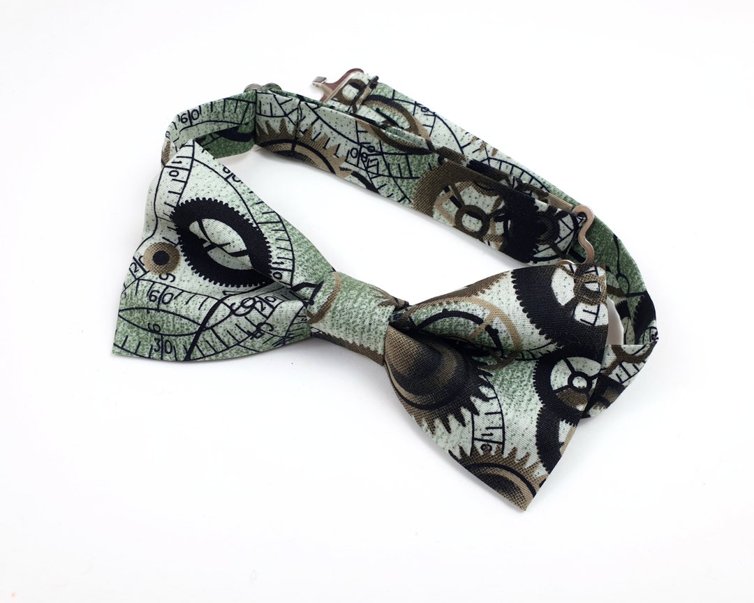 Clockwork Bow Tie, Steampunk Cogs and Gears Print Unisex Accessory ...