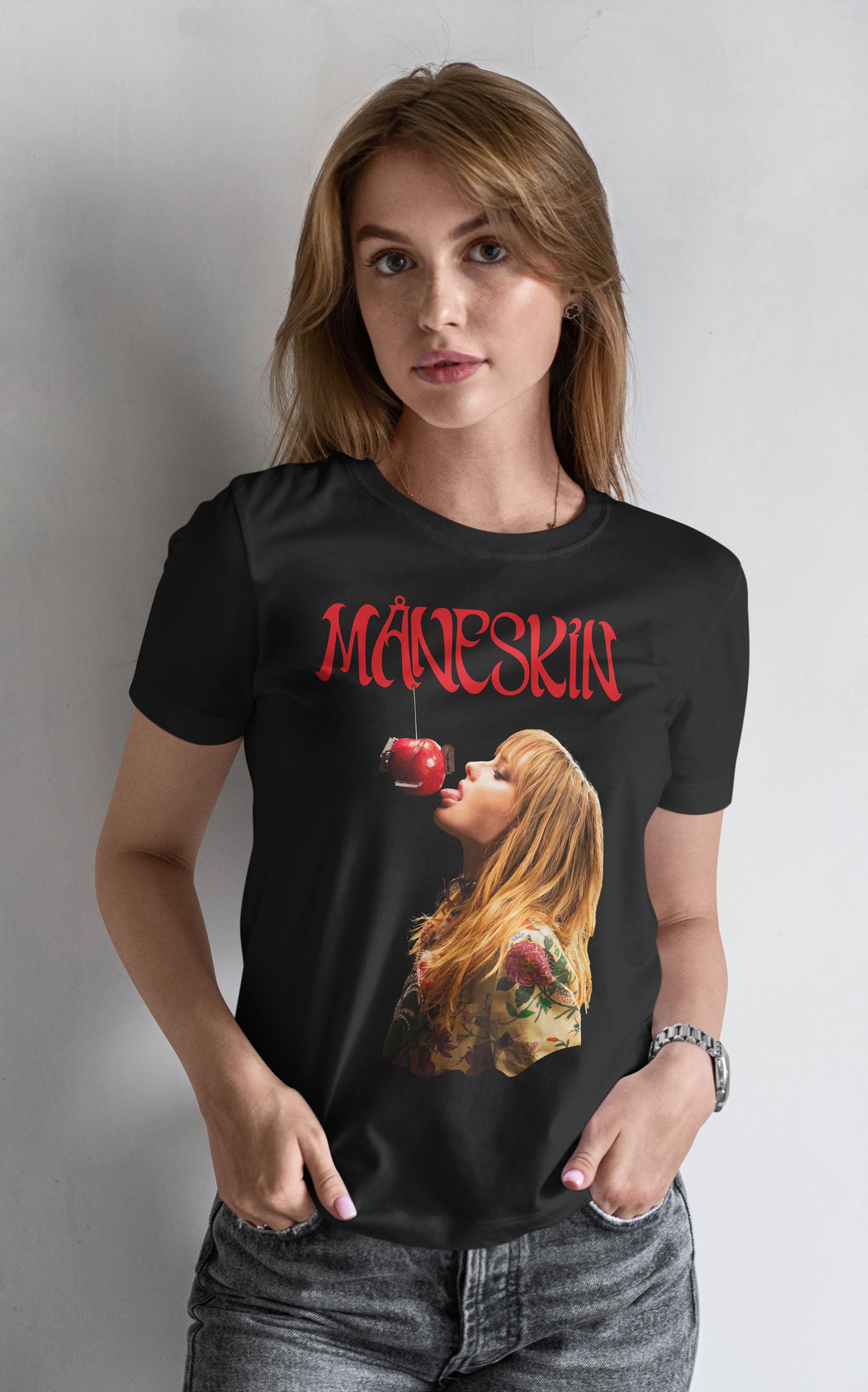 Victoria De Angelis Band Poster Art Merch T Shirt / Victoria De Angelis ...