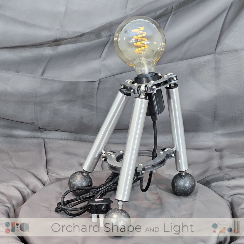 Tri-leg Lamp Small Custom Steel Tripod Desk Table Nightstand Lamp Light ...