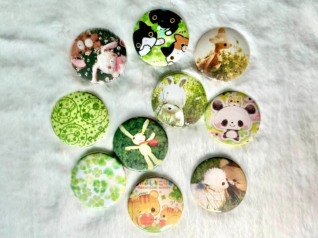 Clover Girl Aesthetic 1.5" Pinback Buttons - Etsy