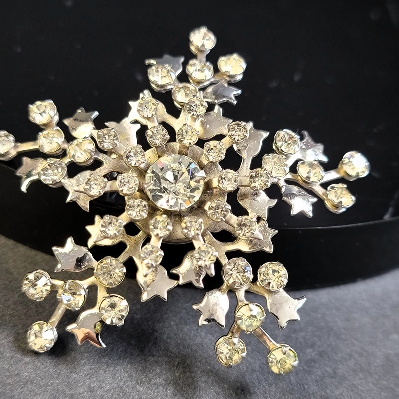 Snowflake Brooch Pin - Etsy