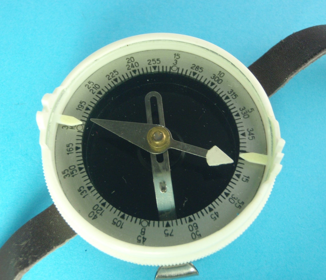 Vintage USSR Original Compass 2 Military Soviet Army Hand - Etsy UK