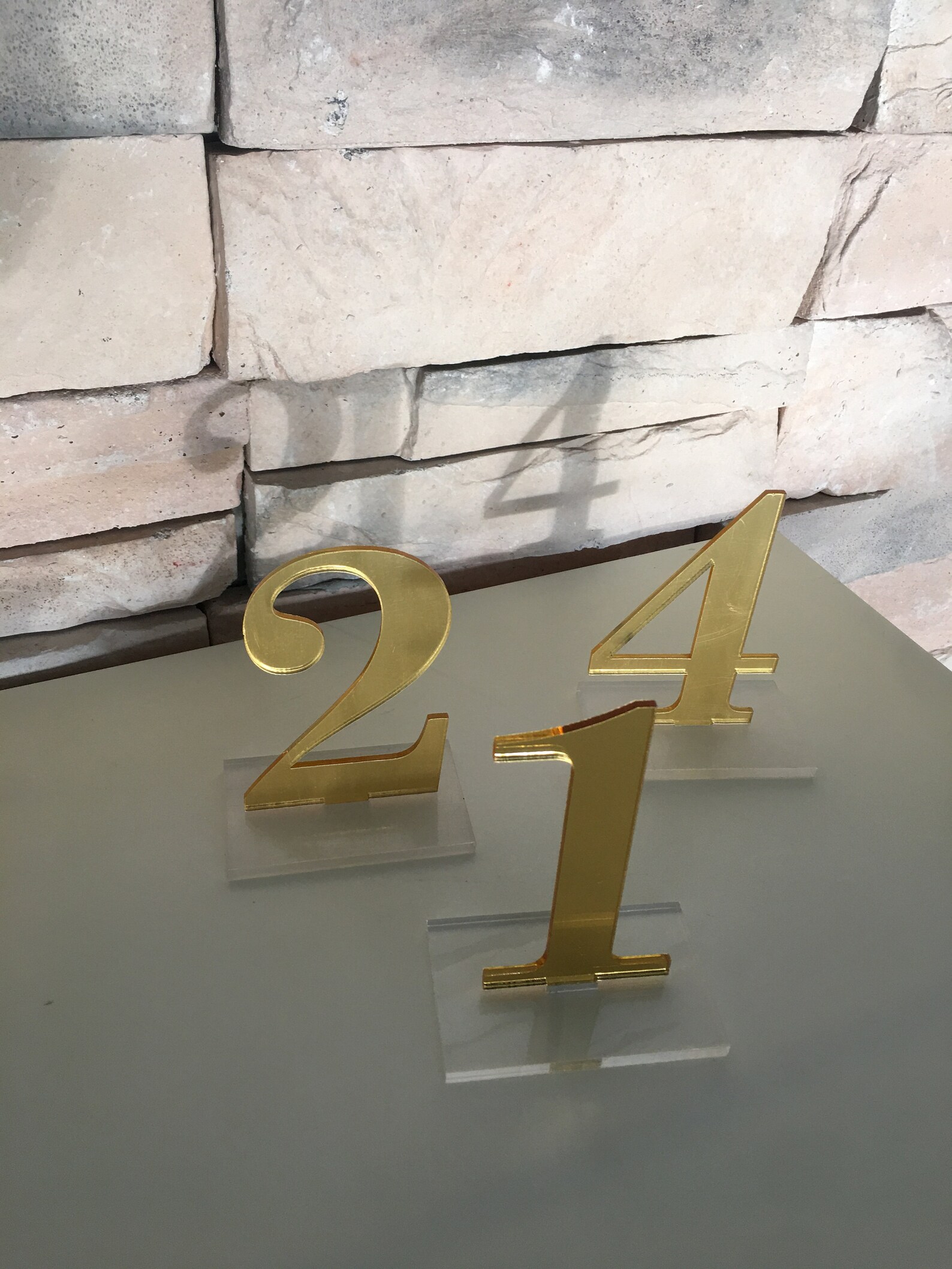 Gold Mirror Acrylic Wedding Table Numbers: Clear Acrylic Base - Etsy