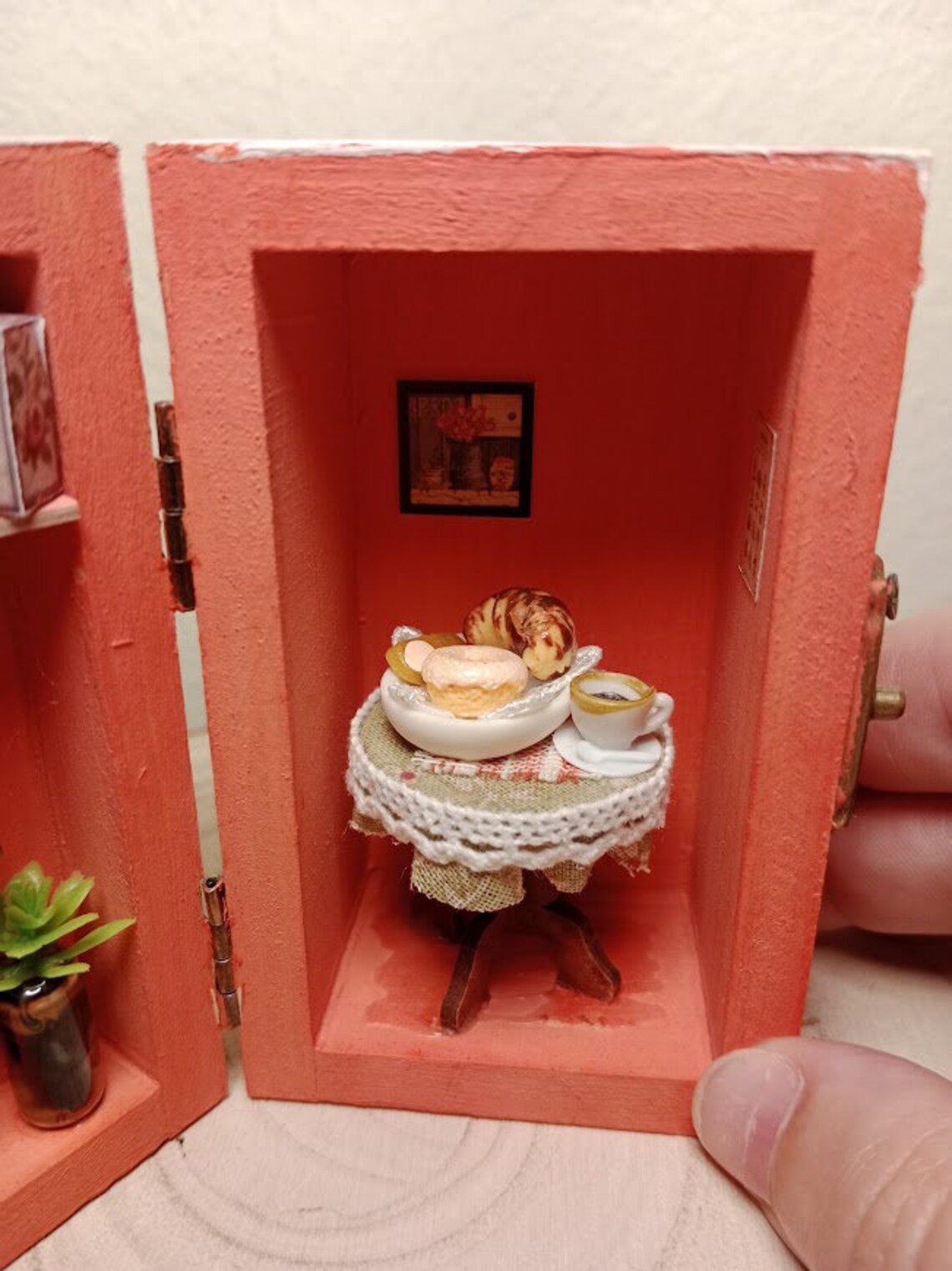 Miniature Old Coffee House Diorama in Wooden Box, Miniature Coffee Shop ...
