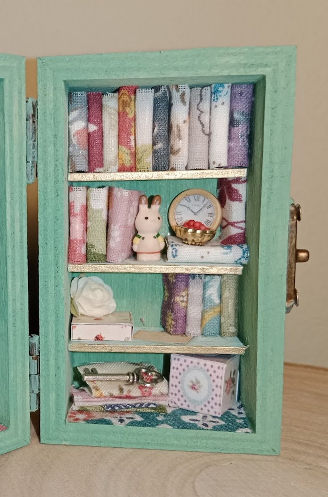 Mini Reading Nook, Book Nook Diorama, Miniature Library, Handmade ...