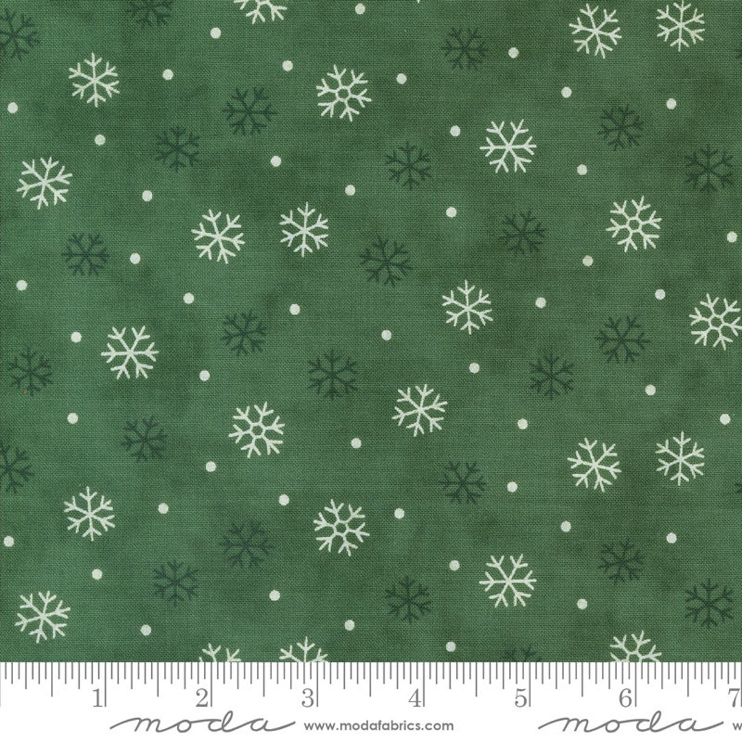 Snowflake Toss in Pine Green 56097 14 Woodland Winter Deb Strain Moda ...