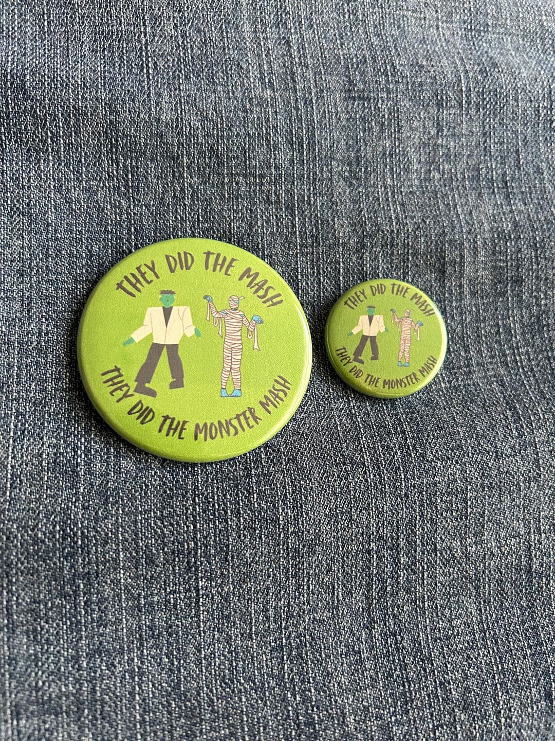 Halloween Buttons, 1.25" and 2.25" Spooky Pinback Buttons - Etsy