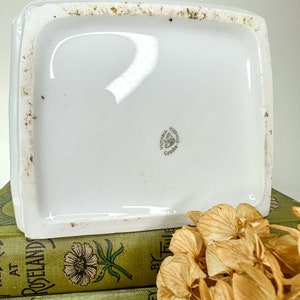 Vintage Porcelain Salt Box/wall Hanging Salt Box/vintage Kitchen Crock ...
