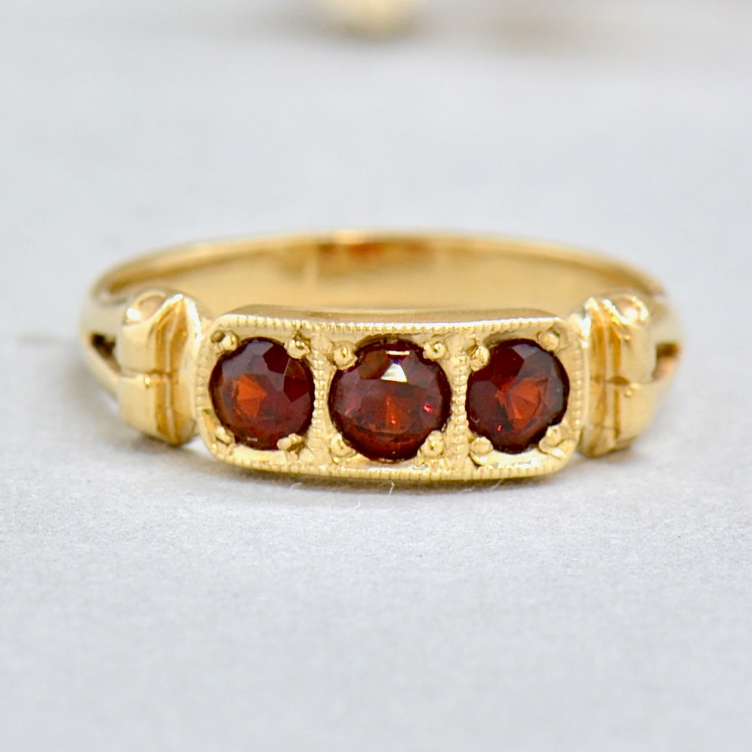 1980s Pyrope Garnet 9ct Yellow Gold Scholar Scroll Graduation Design ...