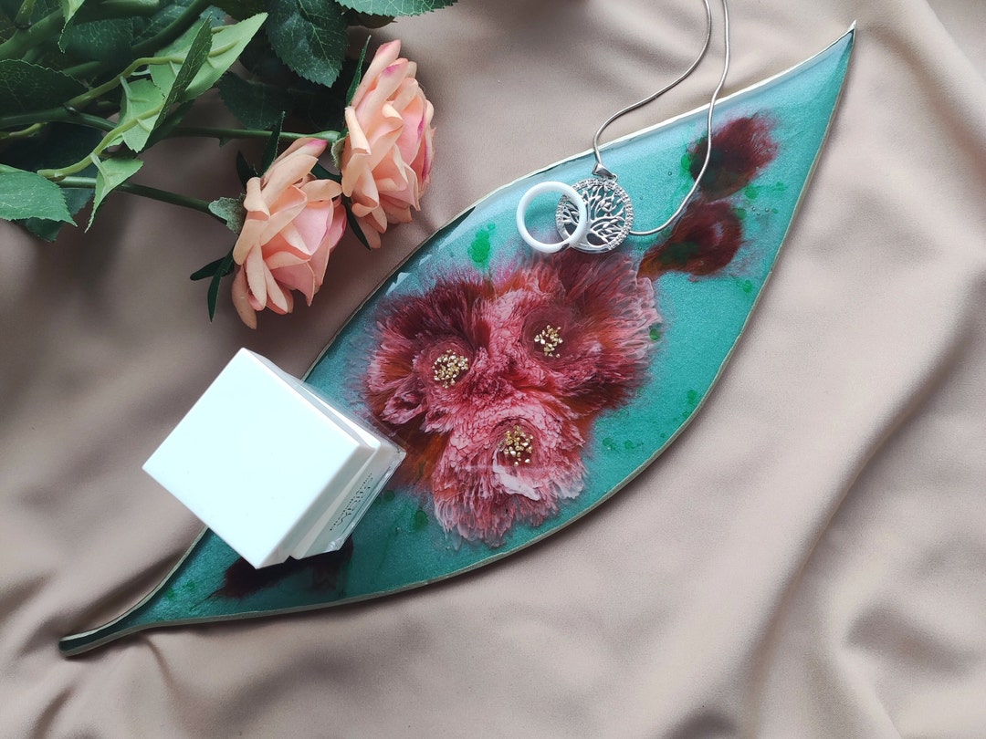 Flower Resin Perfume Tray: Handmade Epoxy Vanity Decor - Etsy