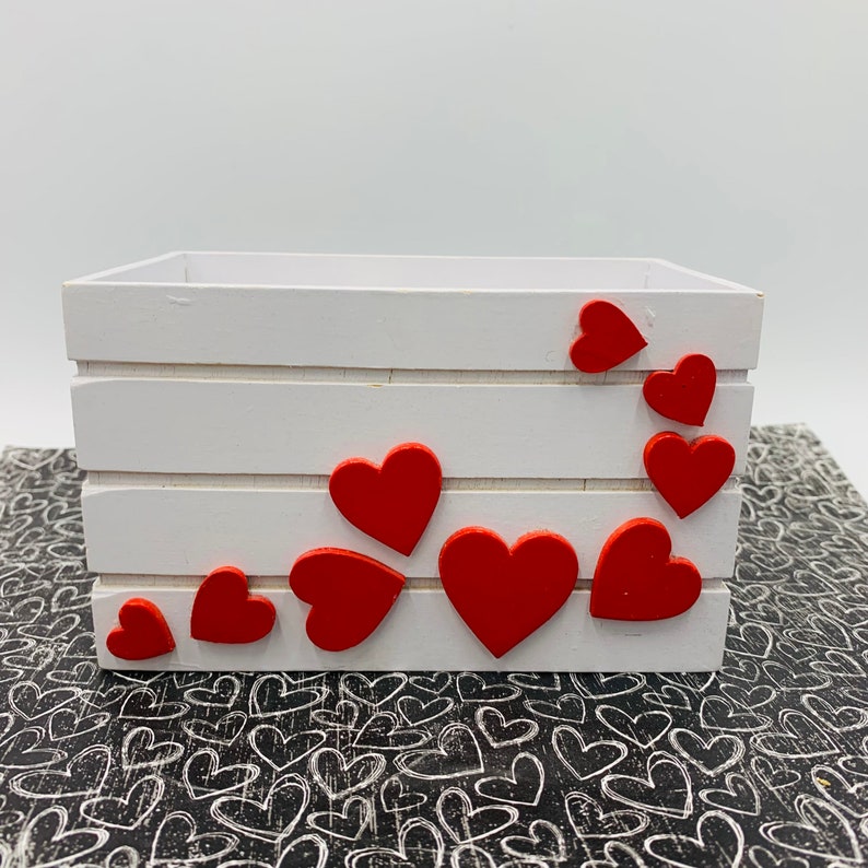 ADORABLE Vintage Small Wood Crate White With Red Hearts FREE SHIPPING ...