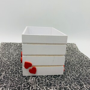 ADORABLE Vintage Small Wood Crate White With Red Hearts FREE SHIPPING ...