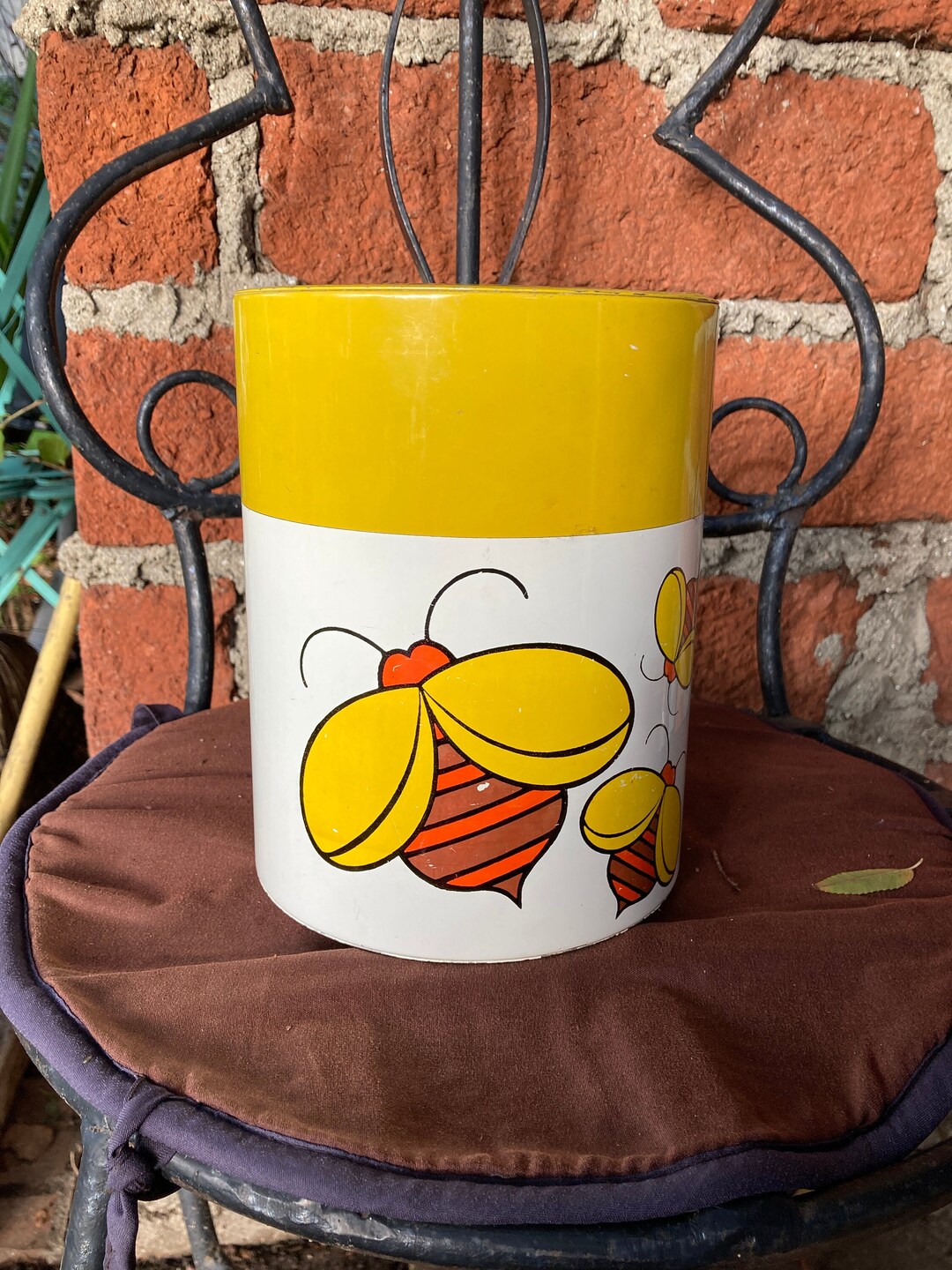 Large 7.5 Inch Vintage Honeybee Canister, Bee Keeper! Bee Canister ...