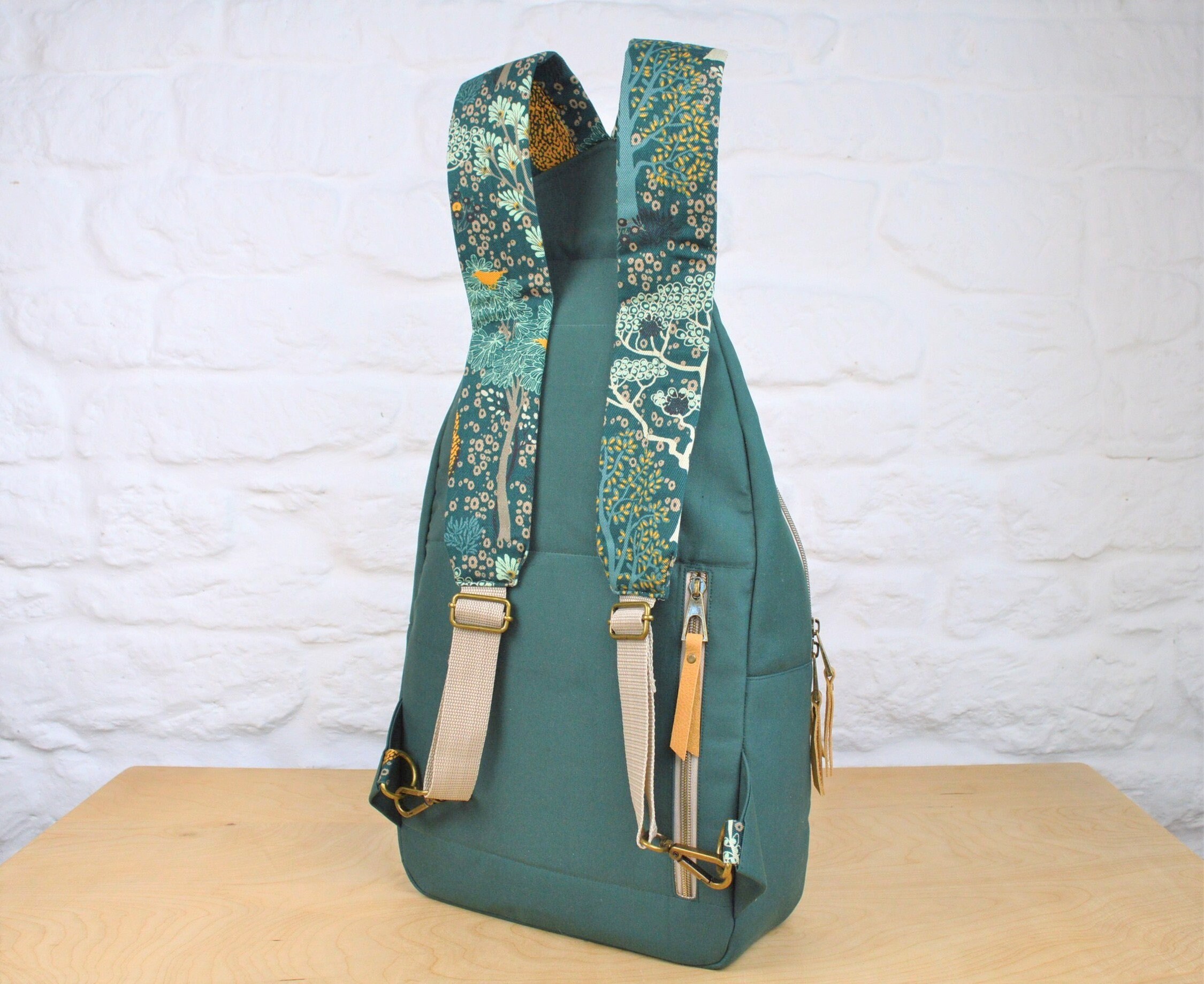 Retro-Tec Sling Bag Sewing Pattern Unisex backpack pattern - Etsy España