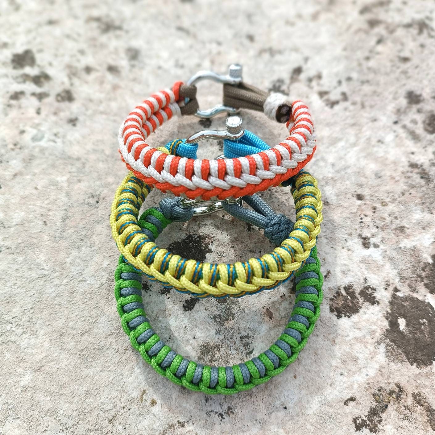 Colorful Paracord Bracelet With Omega Shackle as Closure, Unisex ...