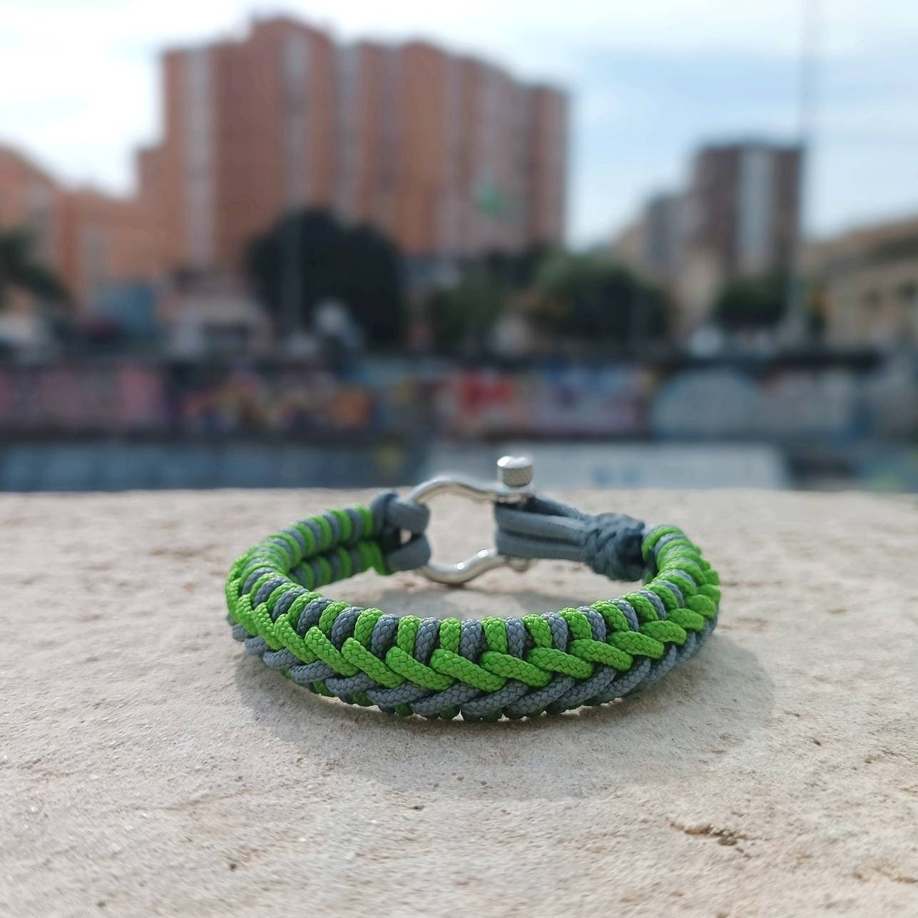 Colorful Paracord Bracelet With Omega Shackle as Closure, Unisex ...