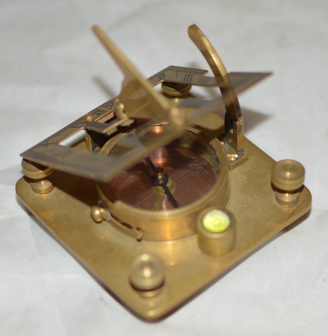 DECORATIVE BRASS SQUARE Sundial Compass Antique Steampunk Brass Compass ...
