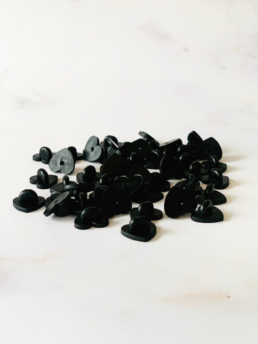 Pack of 5 Heart Shape Rubber Pin Lock in Black, Pink, Red, Transparent ...