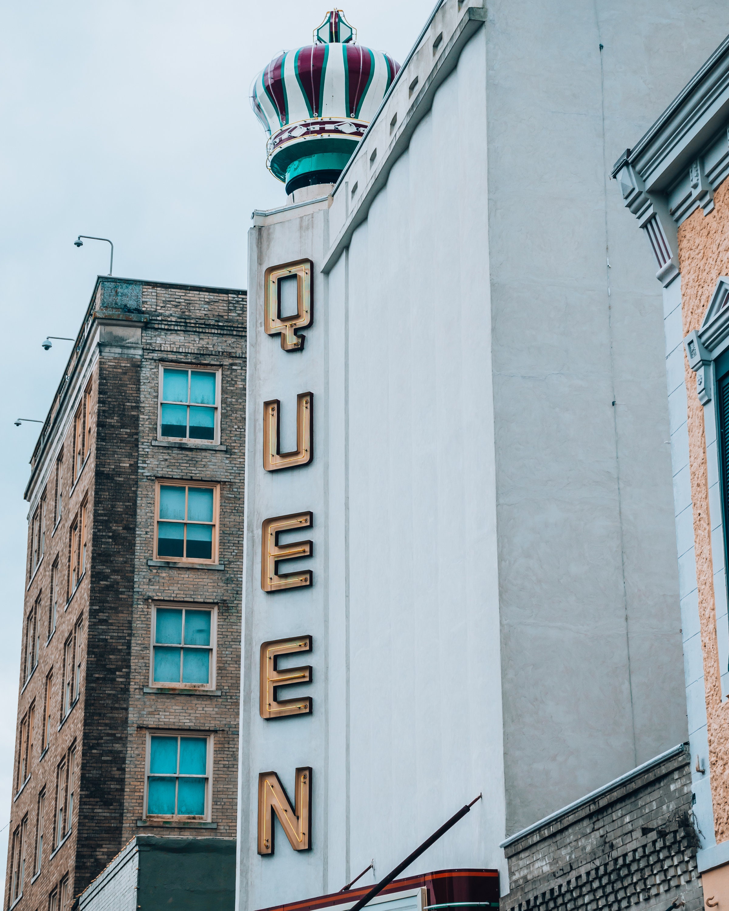 Queen Wall Art, Neon Sign, Crown, Queen Print, Queen Photo, Vertical ...